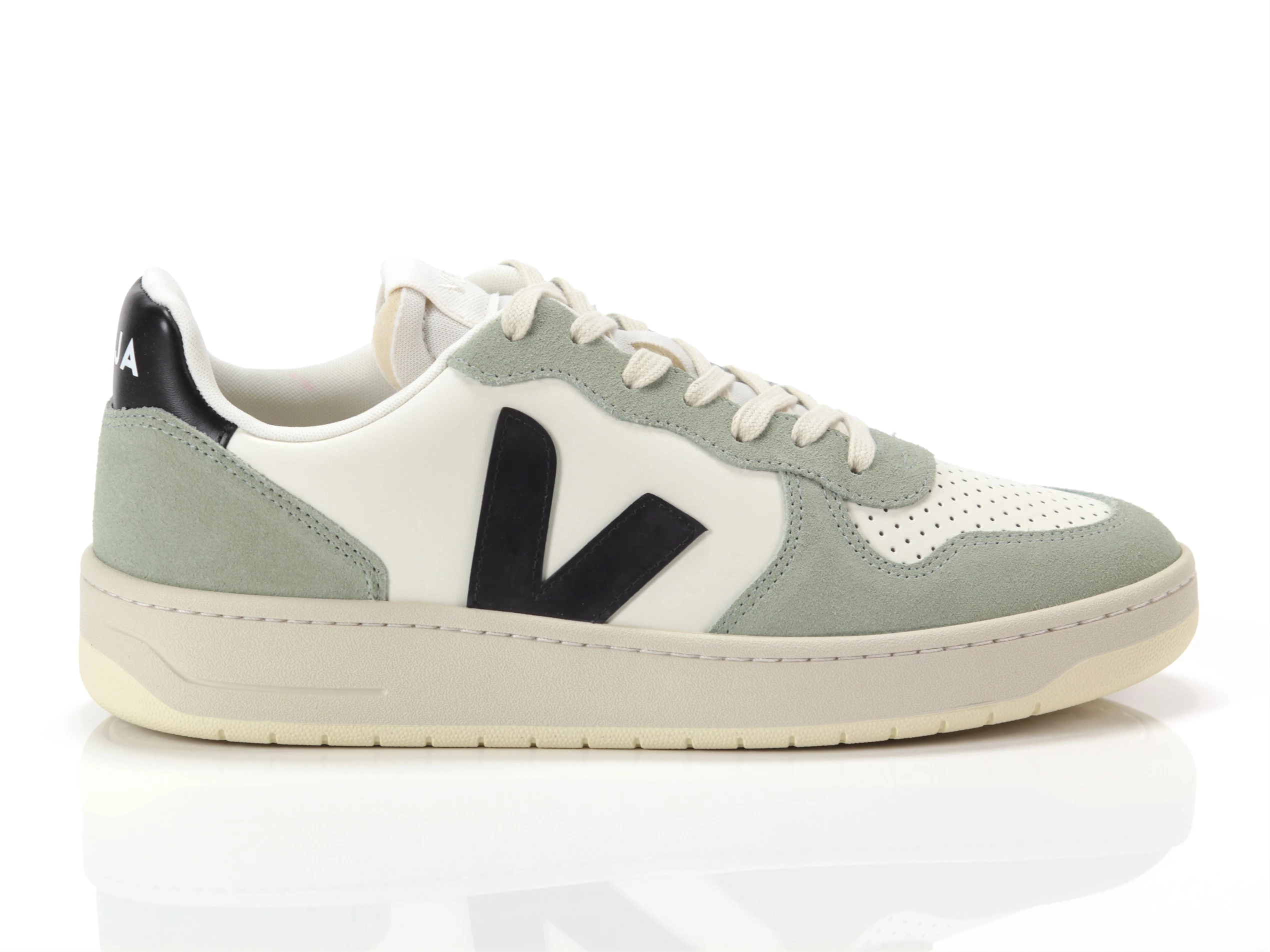 Veja V-10 man VI0220500B | YOUSPORTY