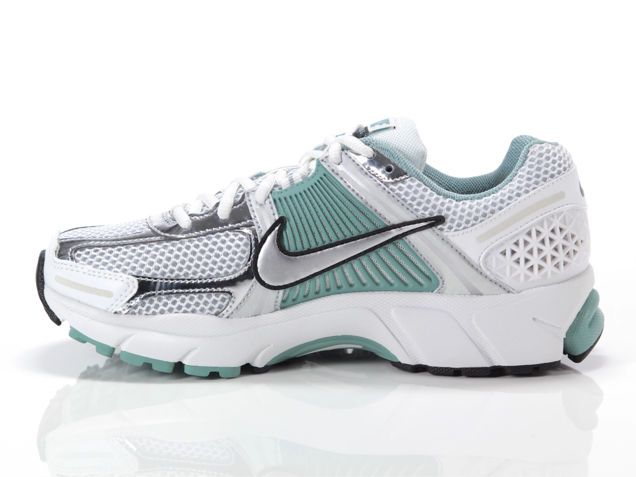 Nike W NIKE ZOOM VOMERO 5 NEWS woman HF1877 101 | YOUSPORTY